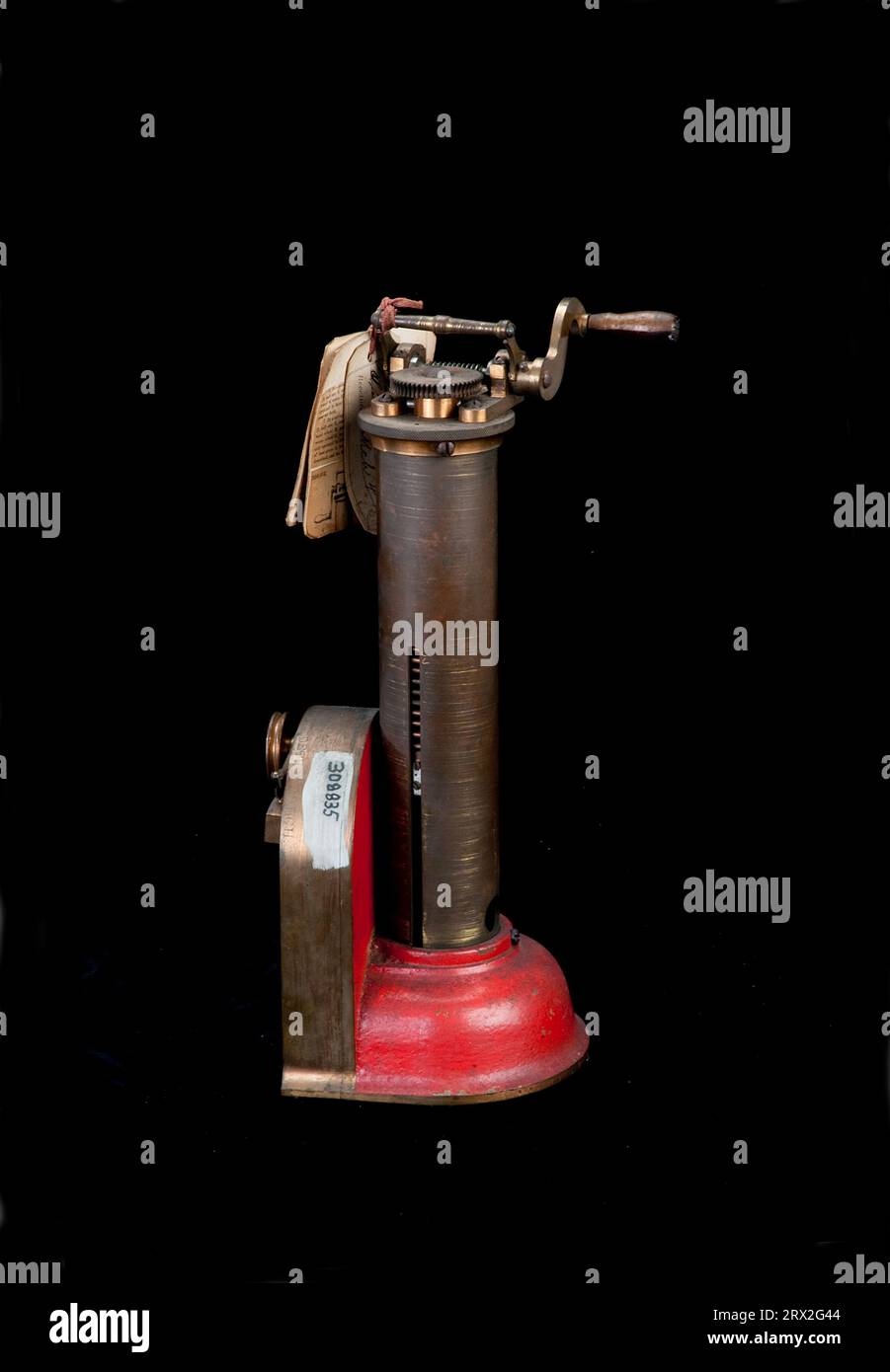 Old motor gallery hi-res stock photography and images - Alamy