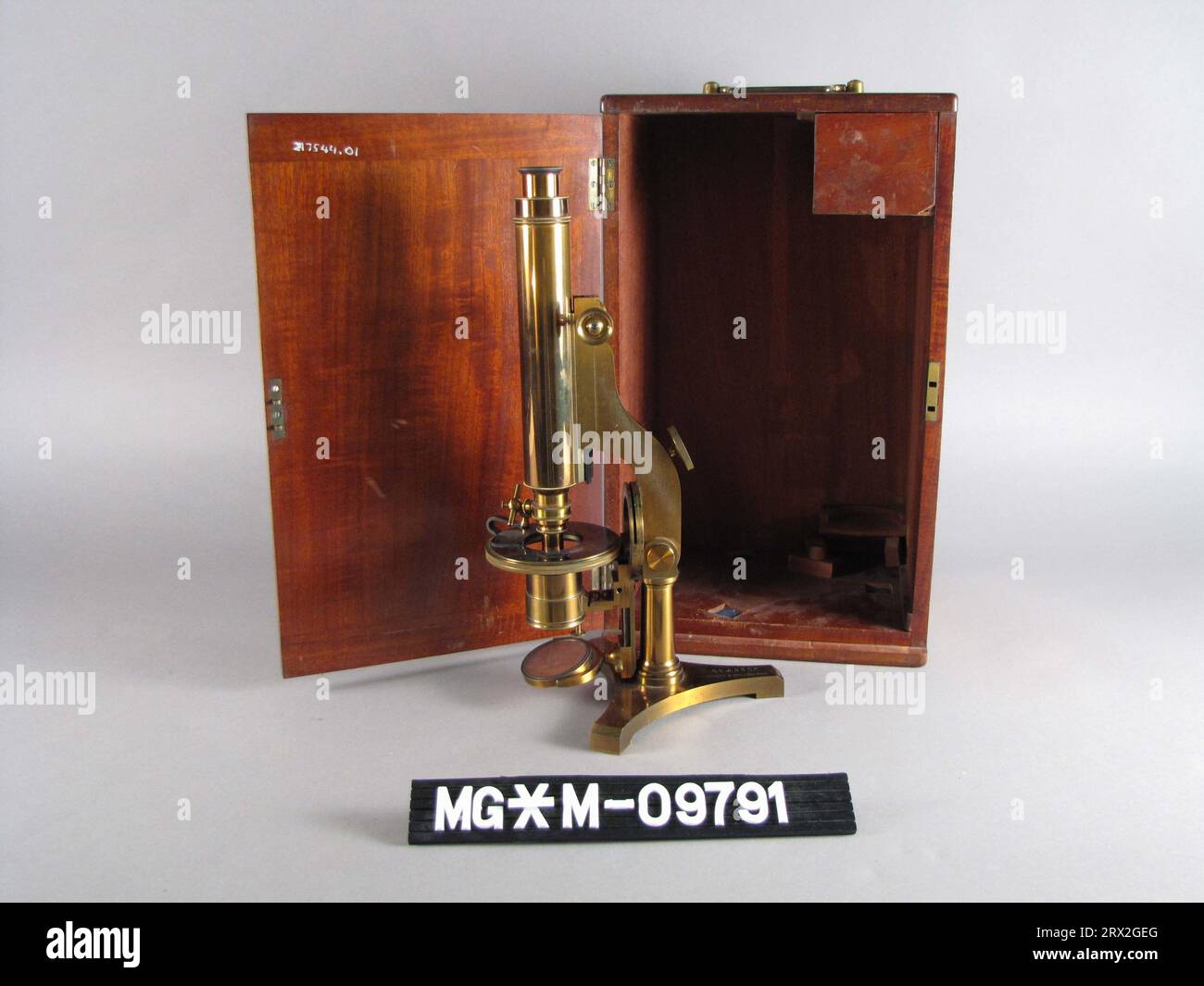 Microscope gallery hi-res stock photography and images - Alamy