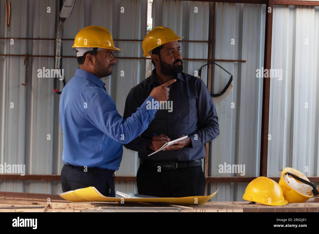 Indian civil engineer hi-res stock photography and images - Alamy