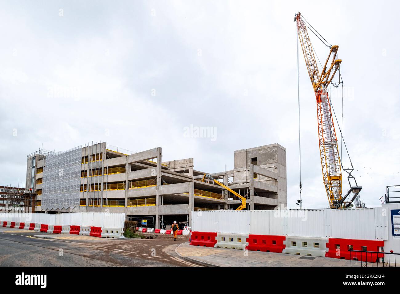 Multi storey car park bus station hi-res stock photography and images ...