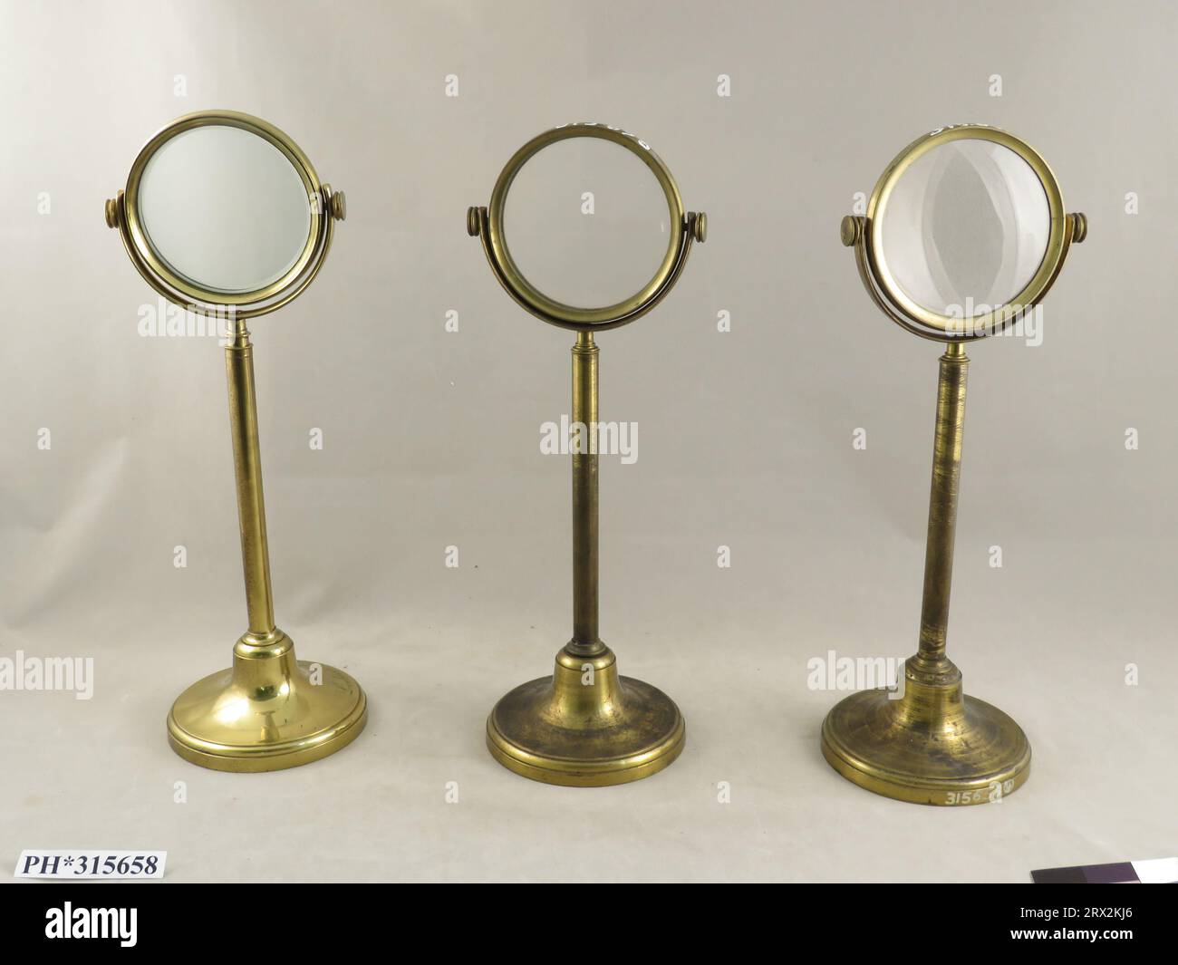 Optical apparatus hi-res stock photography and images - Alamy