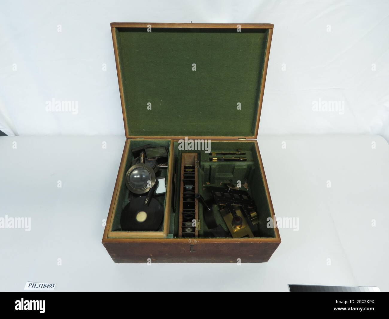 Optical apparatus hi-res stock photography and images - Alamy