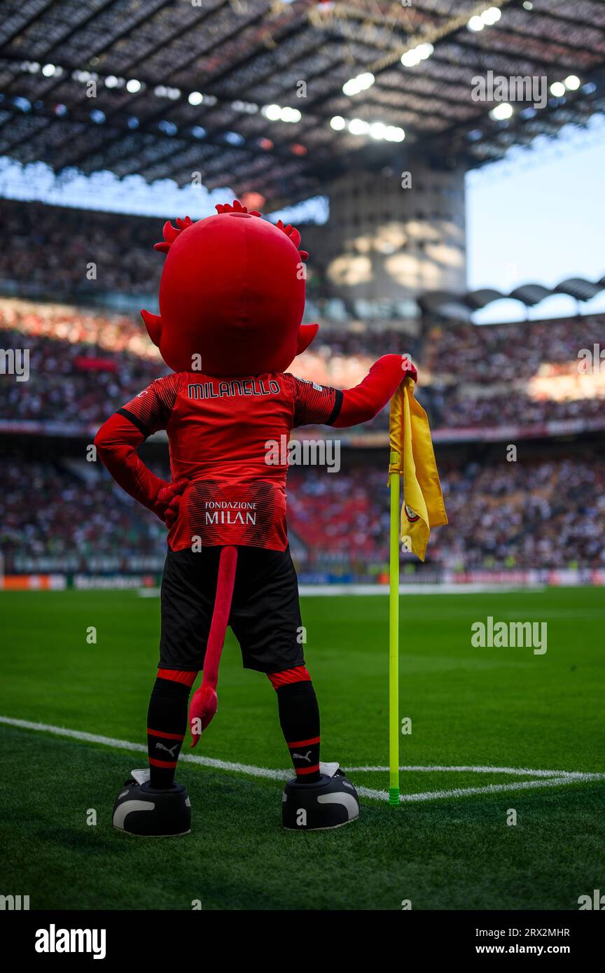 Newcastle united fc mascot hi-res stock photography and images - Alamy