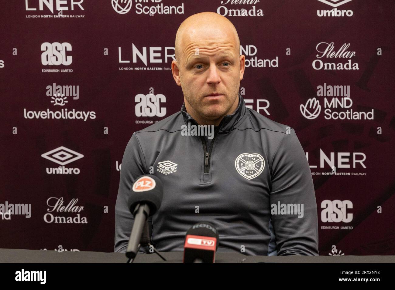 Hearts coach steven naismith hi-res stock photography and images - Alamy