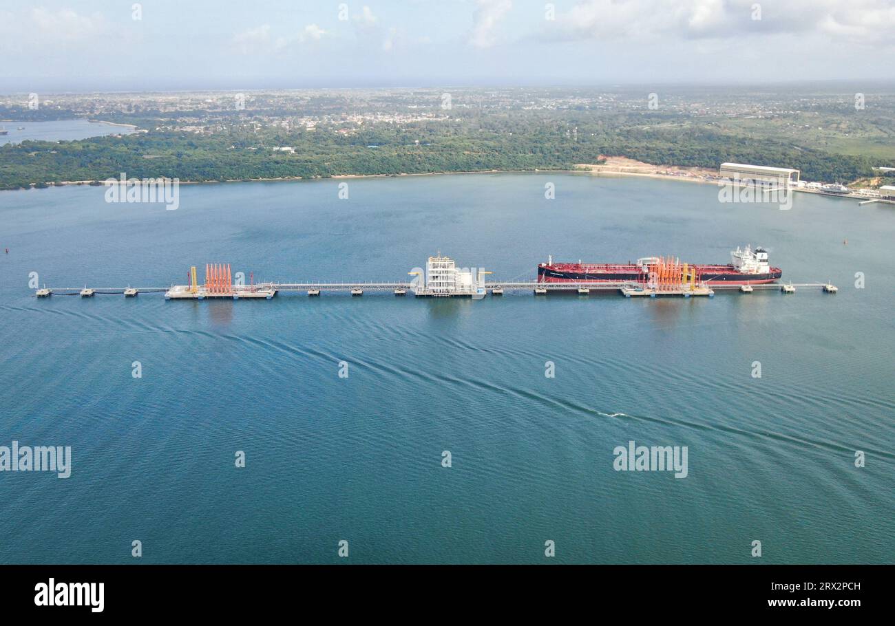 Mombasa port oil hi-res stock photography and images - Alamy