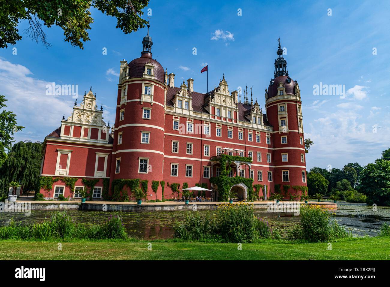 Muskau castle hi-res stock photography and images - Alamy