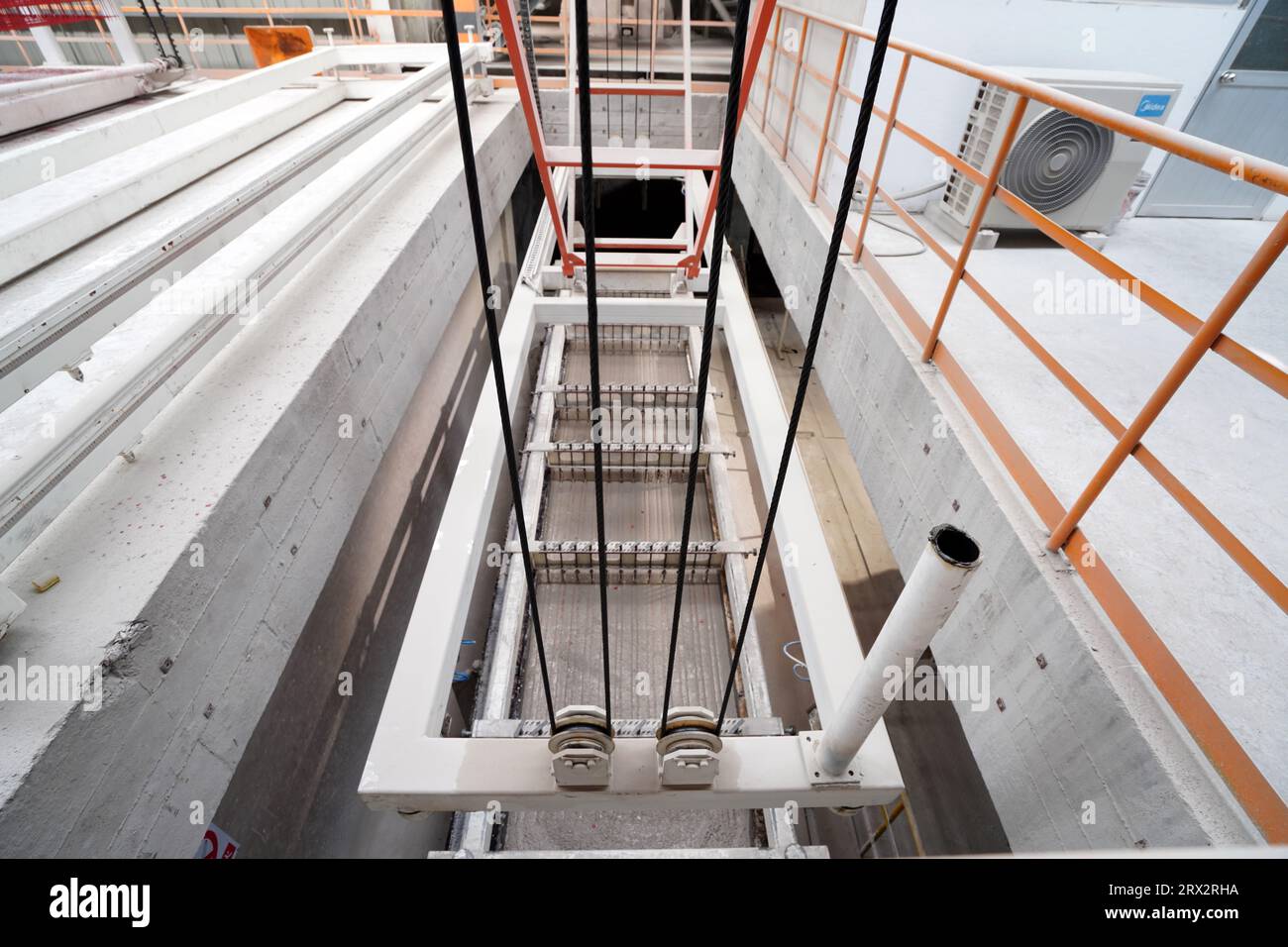 Slings on the production line of lightweight partition panels for new ...