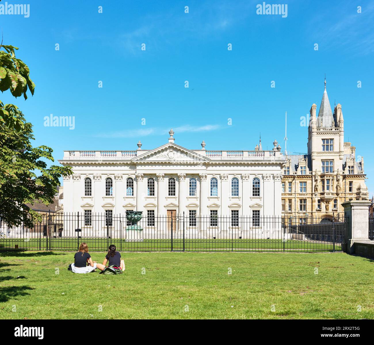 Prestigious house hi-res stock photography and images - Alamy