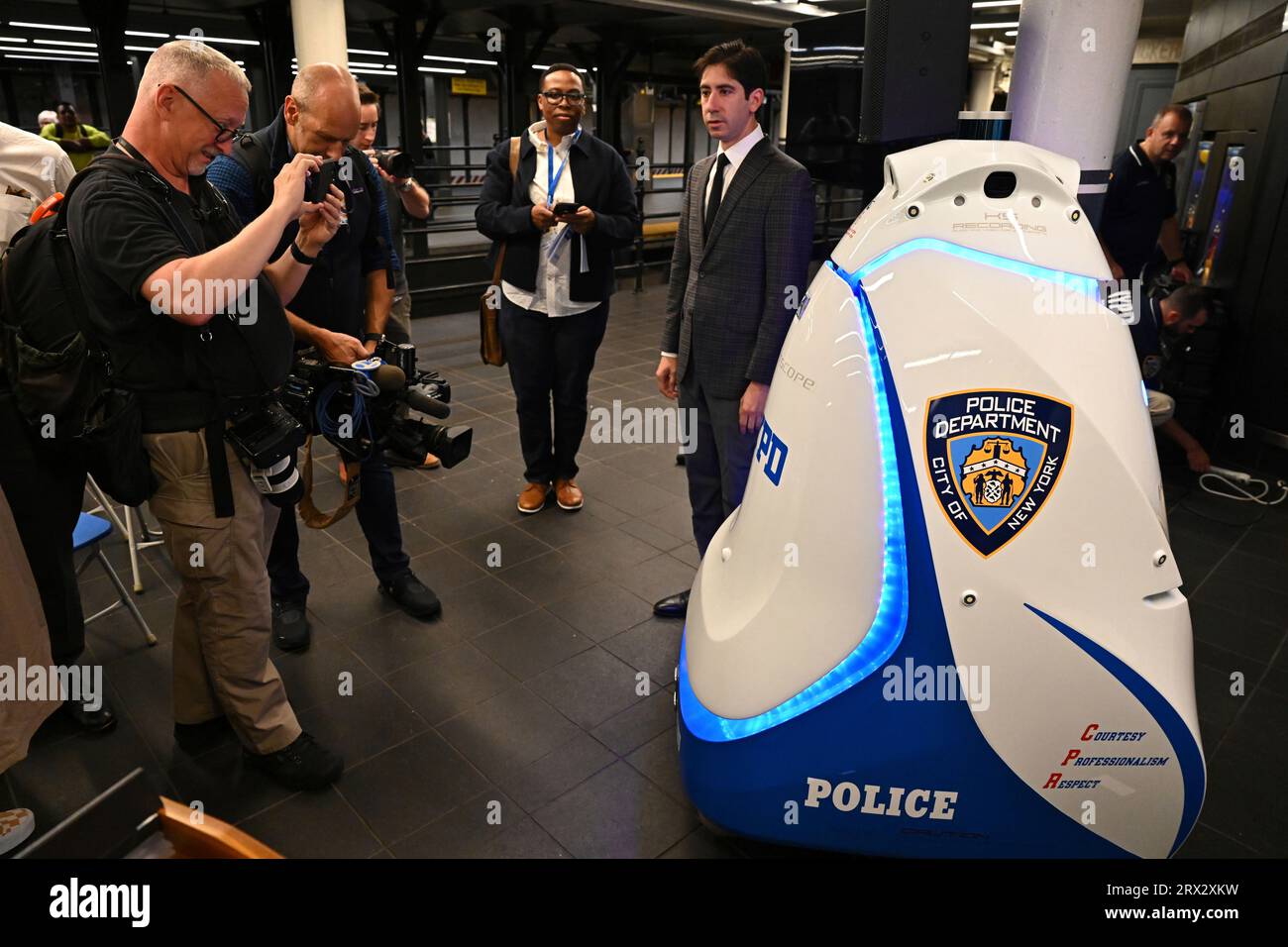 Photo by: NDZ/STAR MAX/IPx 2023 10/22/23 New York City Mayor Eric Adams ...