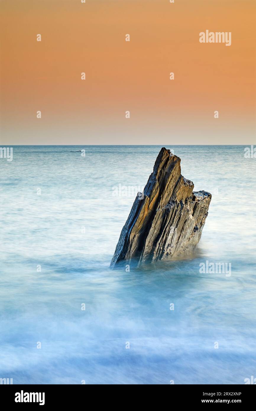 Tooth like rock hi-res stock photography and images - Alamy