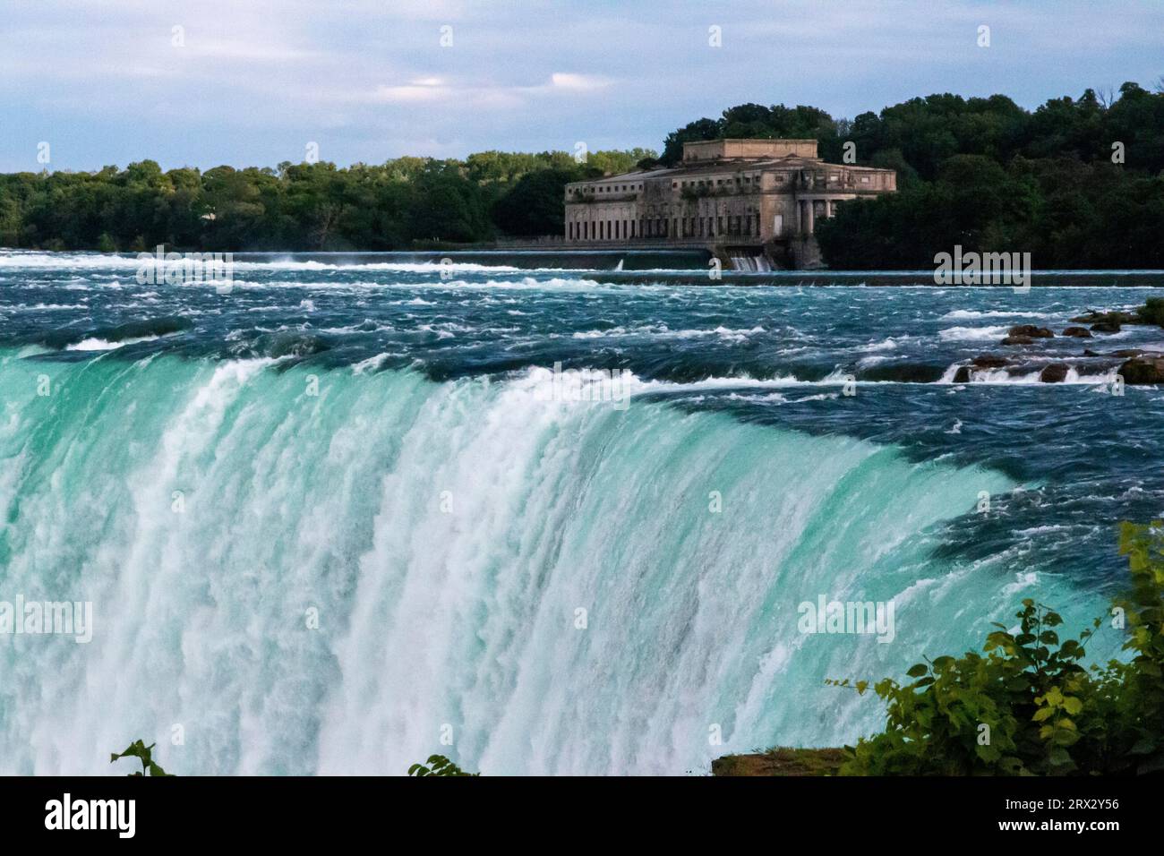 Niagara falls close up landscape hi-res stock photography and images ...
