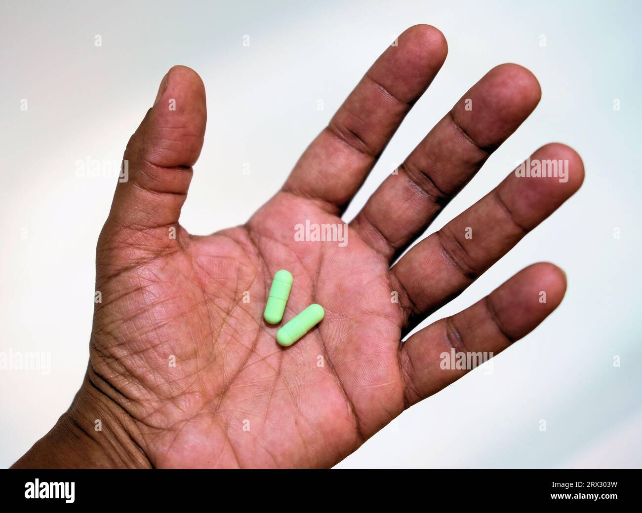 American pills hi-res stock photography and images - Alamy