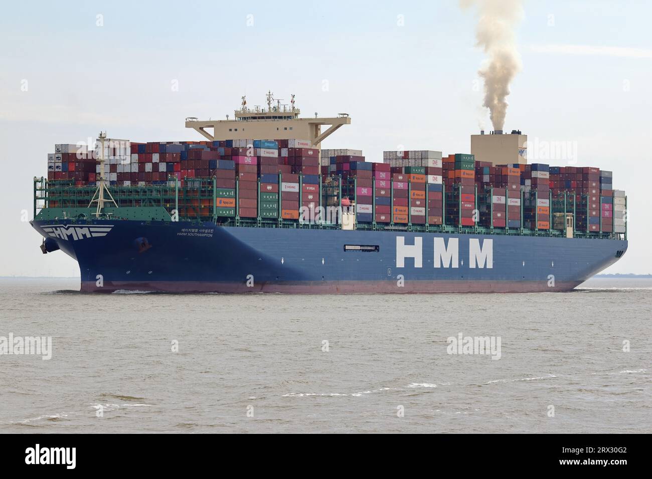 The container ship HMM Southampton passes Cuxhaven on its way to the ...