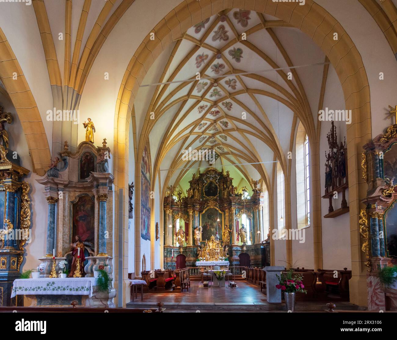 Obervellach: church Obervellach, nave in Nationalpark Hohe Tauern ...
