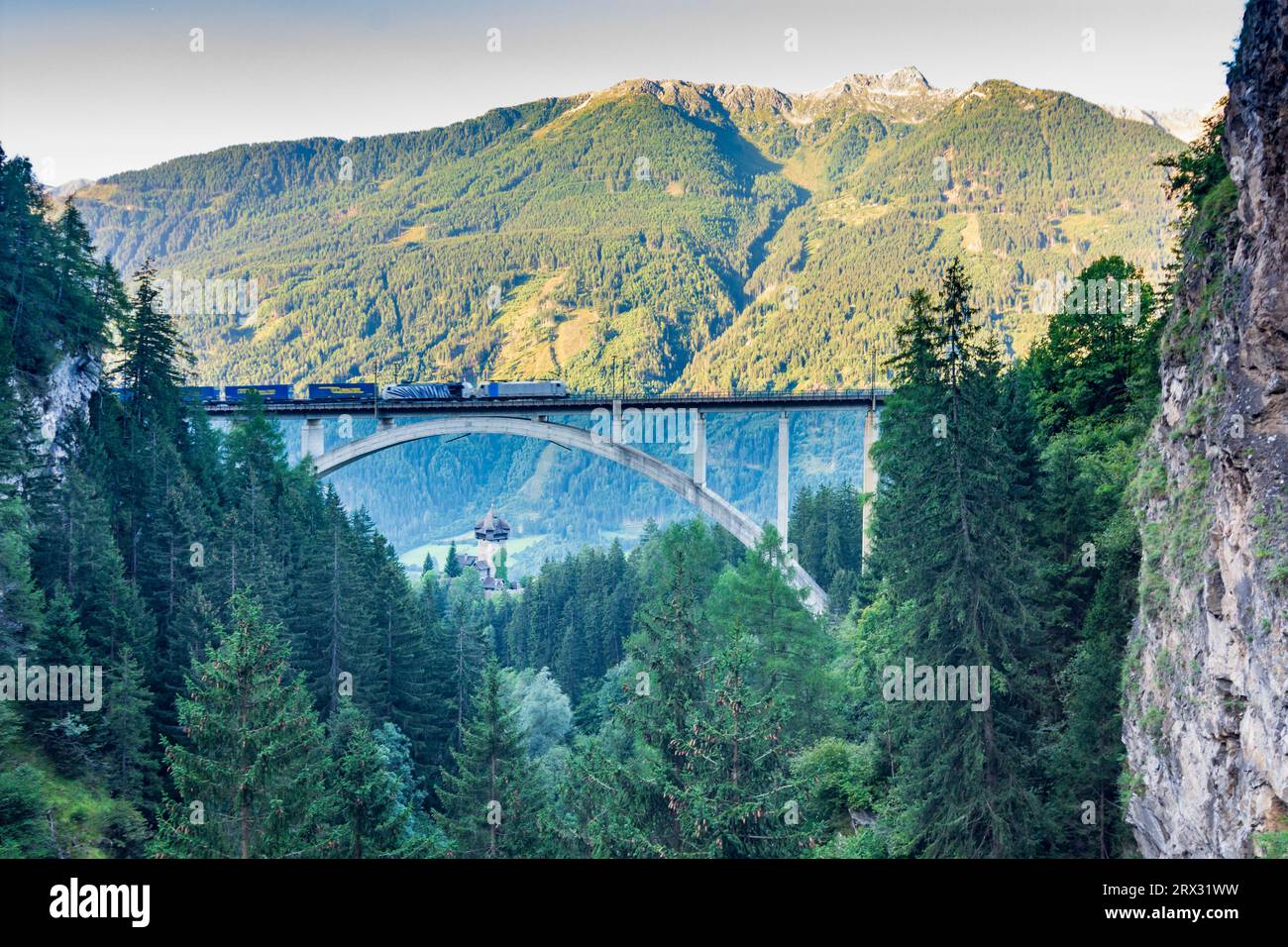Obervellach: Falkenstein Castle, building Niederfalkenstein Castle ...