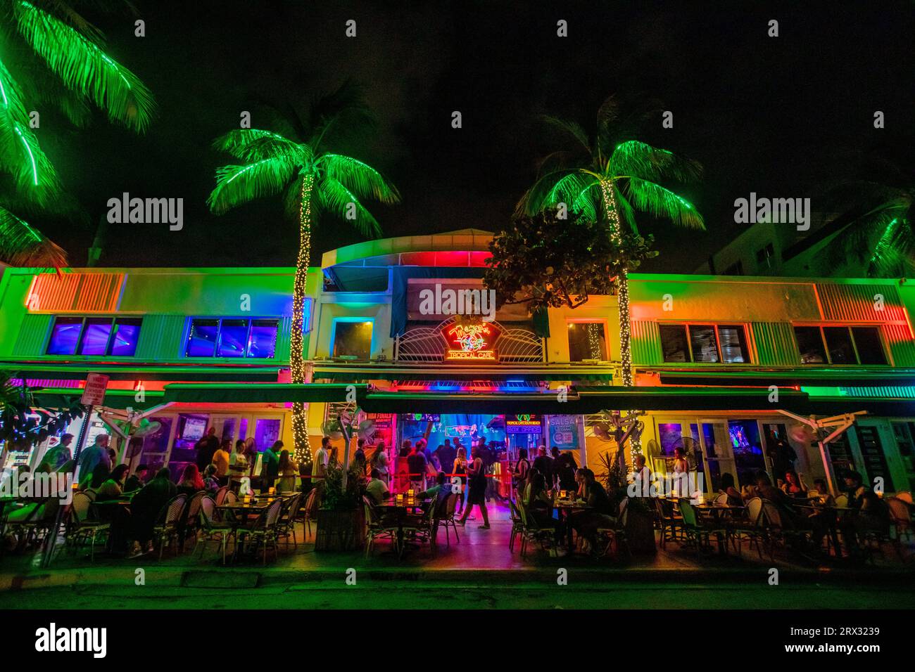 Streets of miami hi-res stock photography and images - Alamy