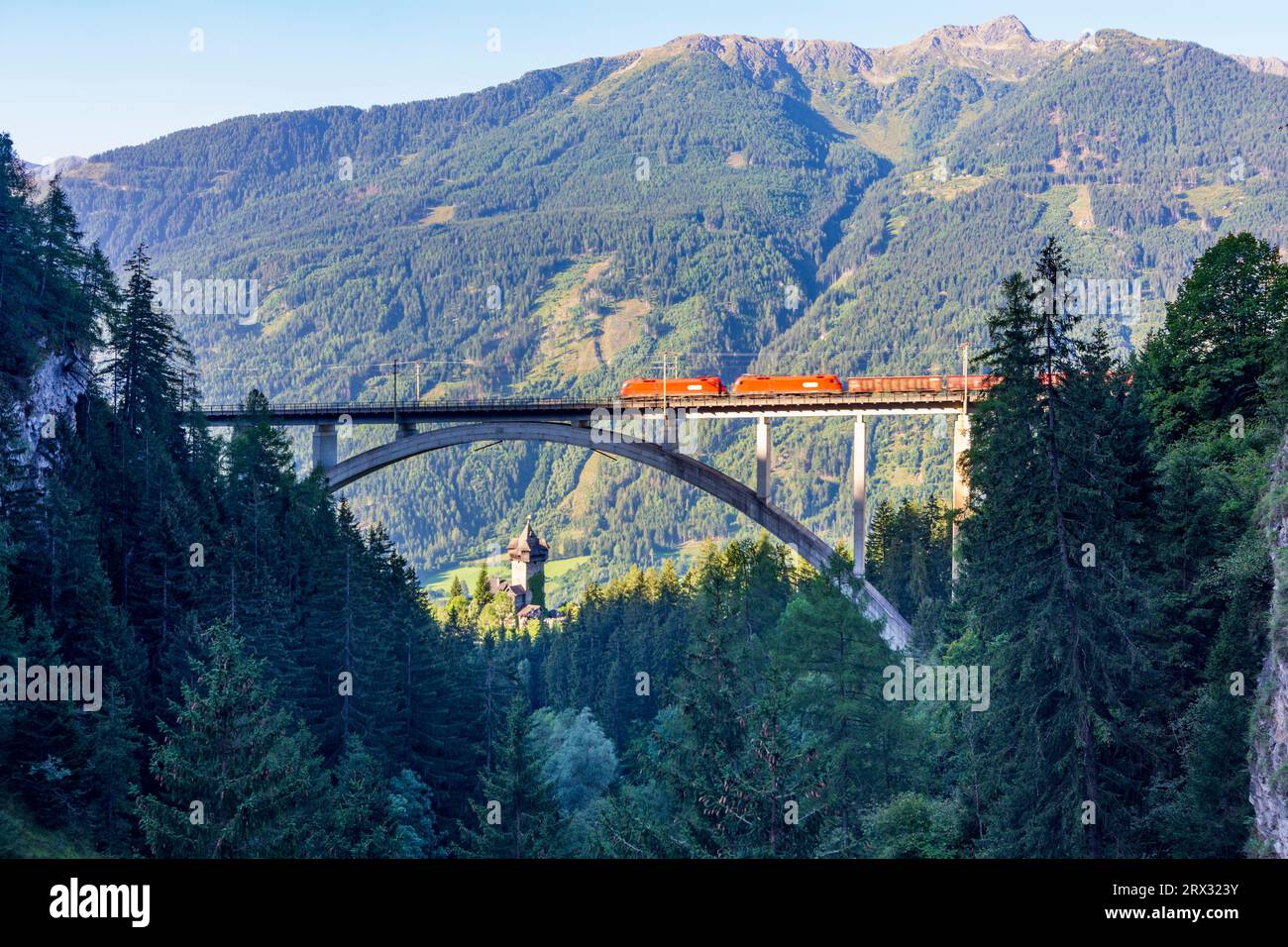 Obervellach: Falkenstein Castle, building Niederfalkenstein Castle ...