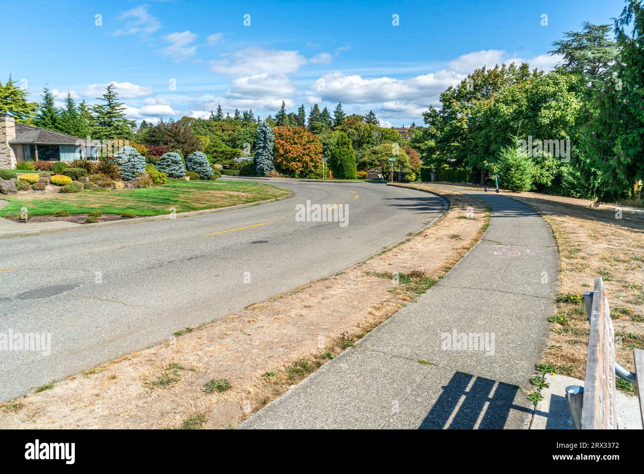 A veiw of a street in the Magnolia section of Seattle, Washington Stock ...