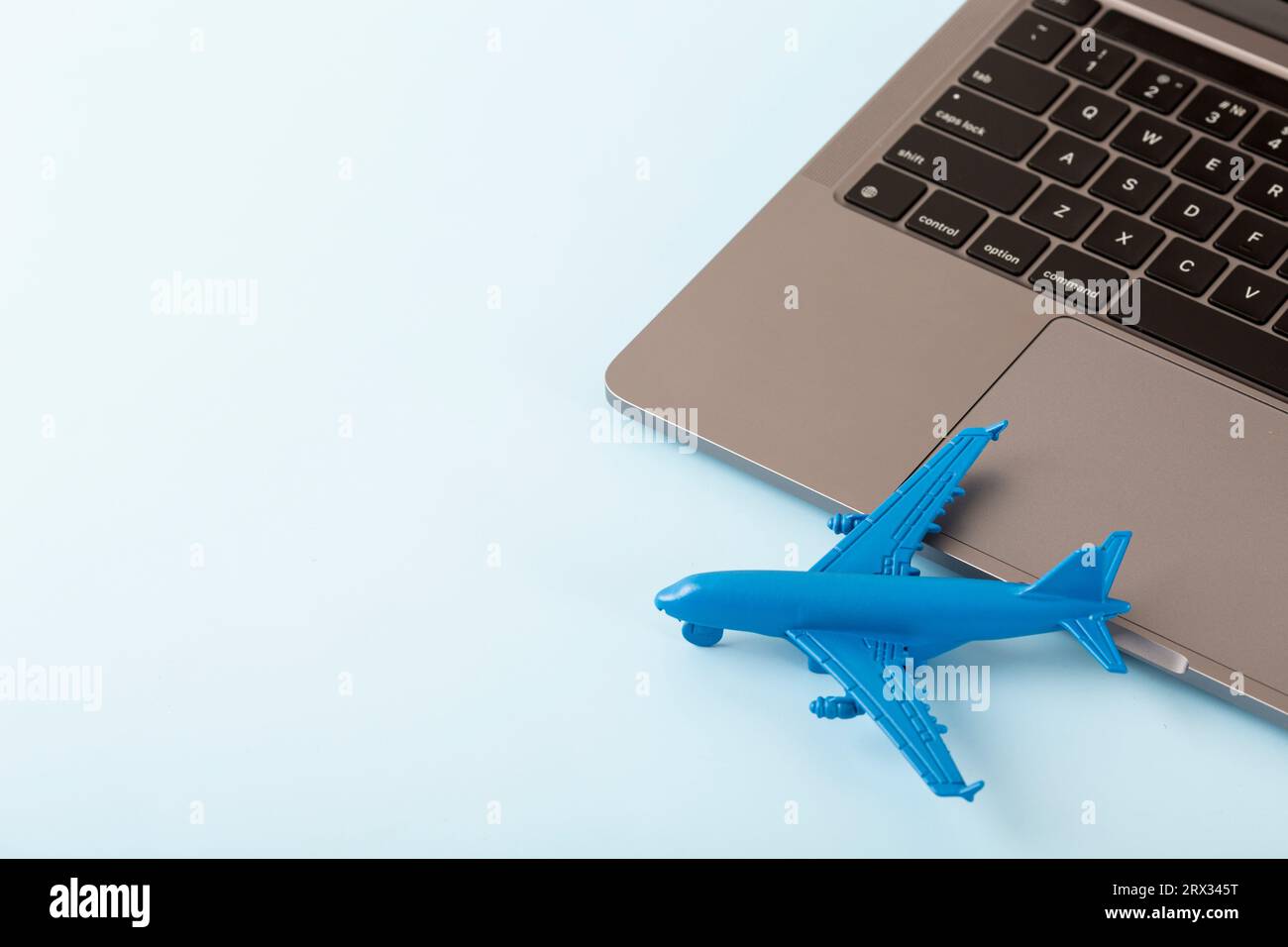 Empty airline office hi-res stock photography and images - Alamy