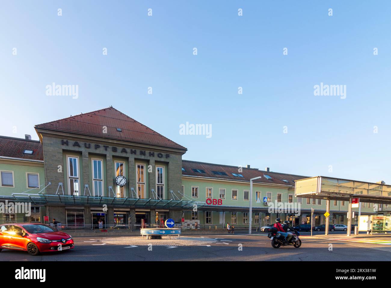 Villach train station hauptbahnhof in nationalpark hohe tauern hi-res ...