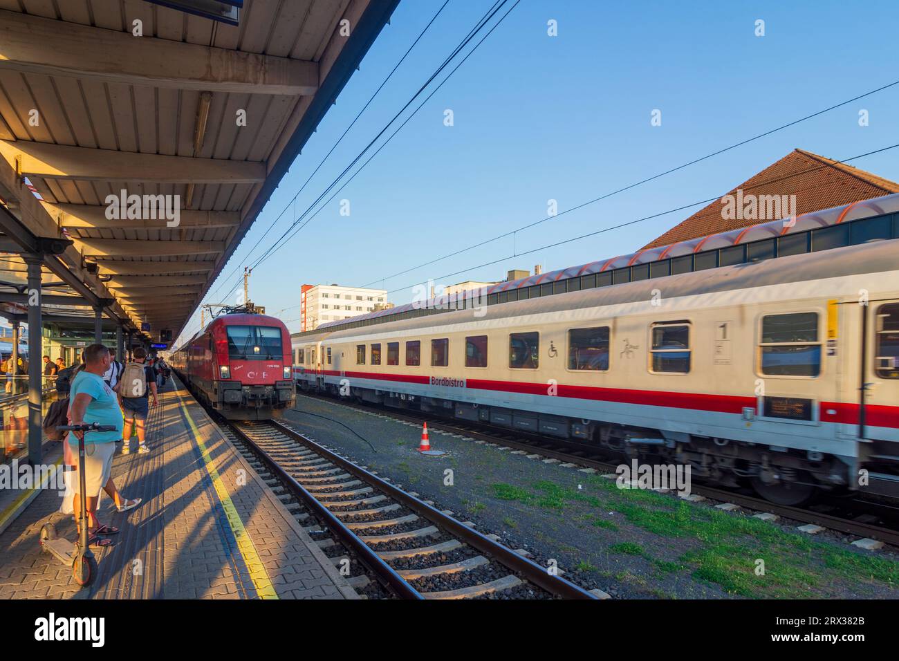 Villach train station hauptbahnhof hi-res stock photography and images ...