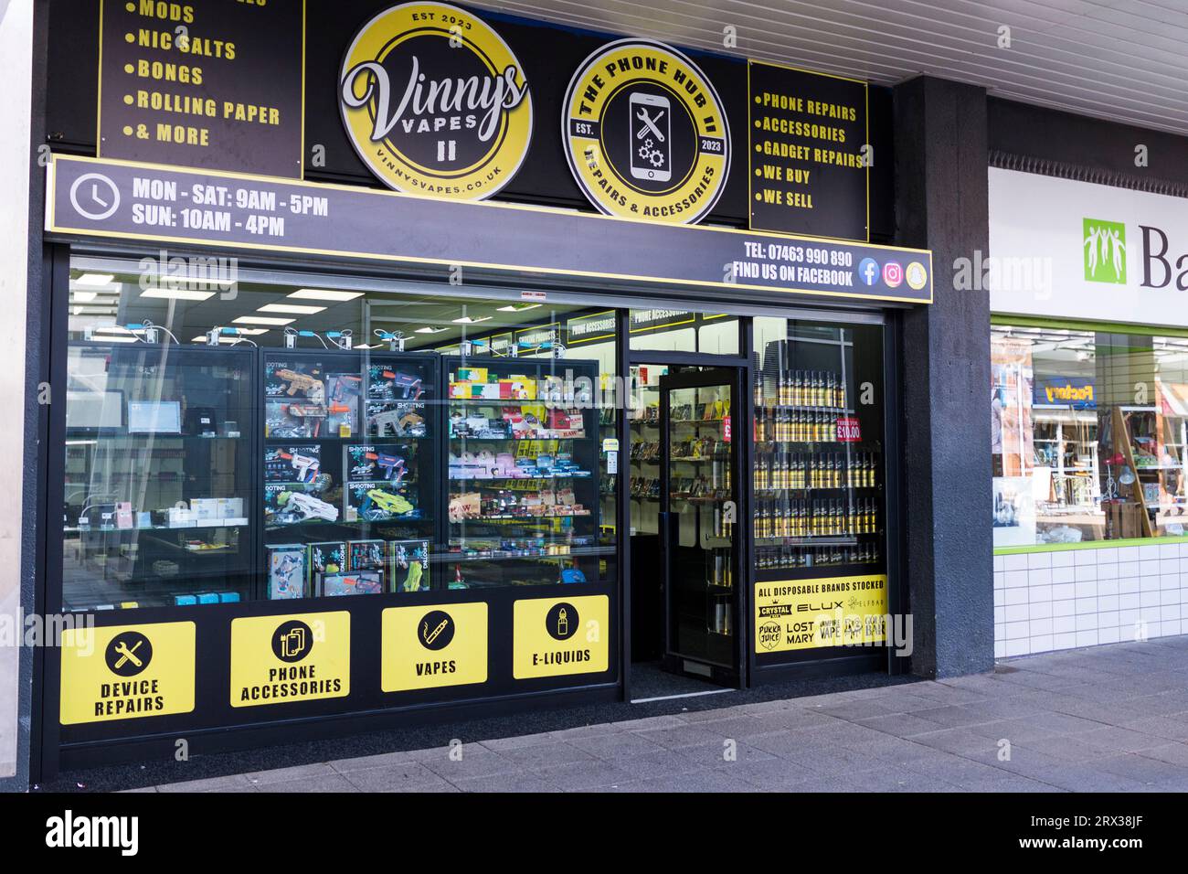Vinnys Vapes shop and Phone Hub in Thornaby,England,UK Stock Photo - Alamy