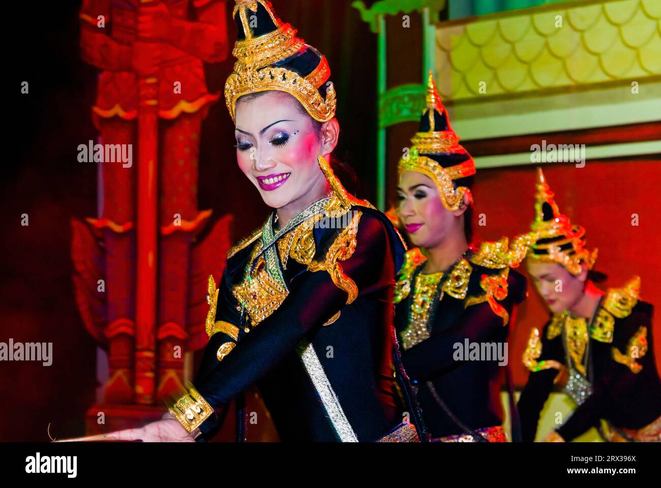 Dancers in traditional Thai classical dance costume, Phuket, Thailand ...
