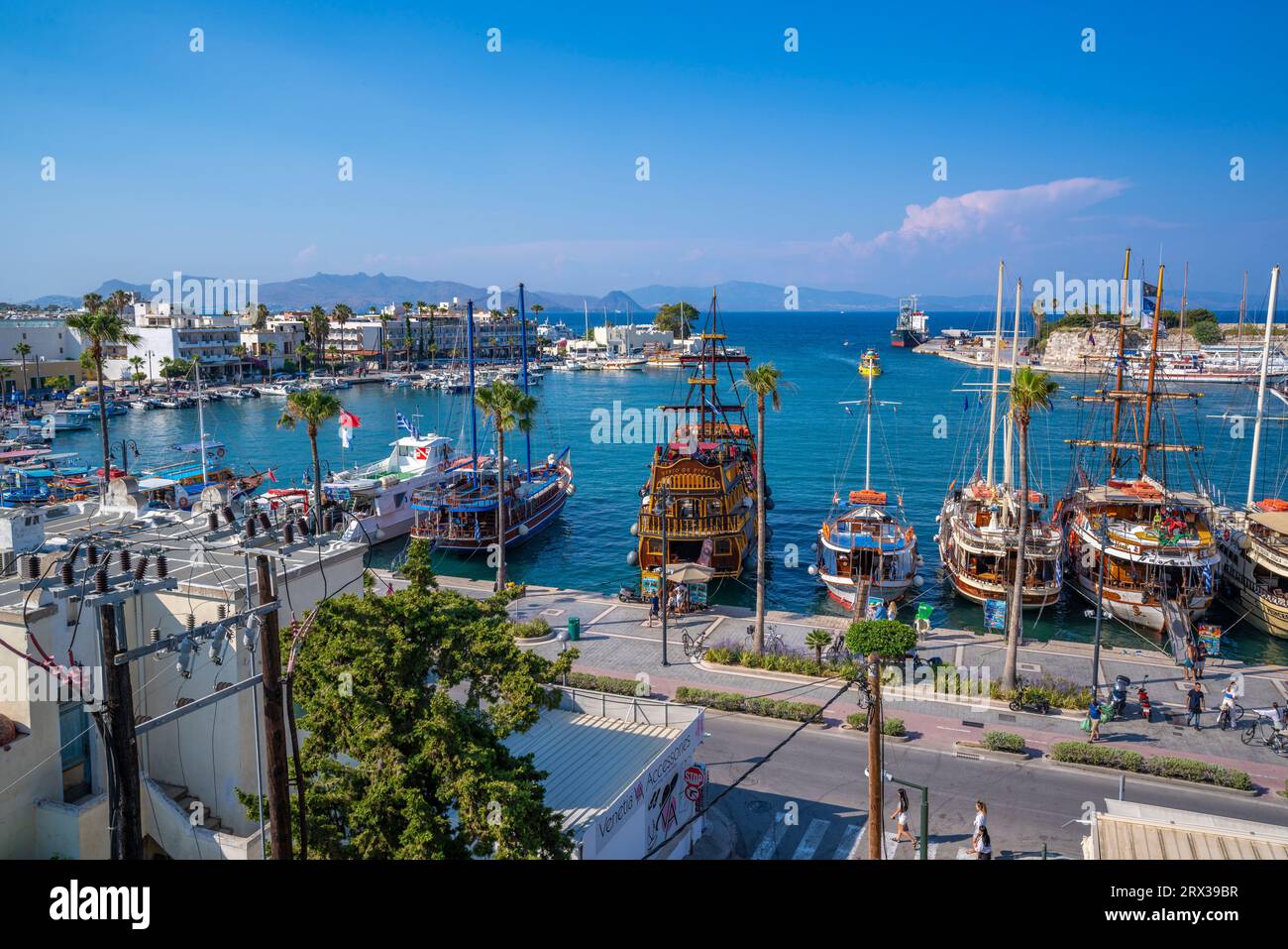 Harbour view greek islands hi-res stock photography and images - Alamy