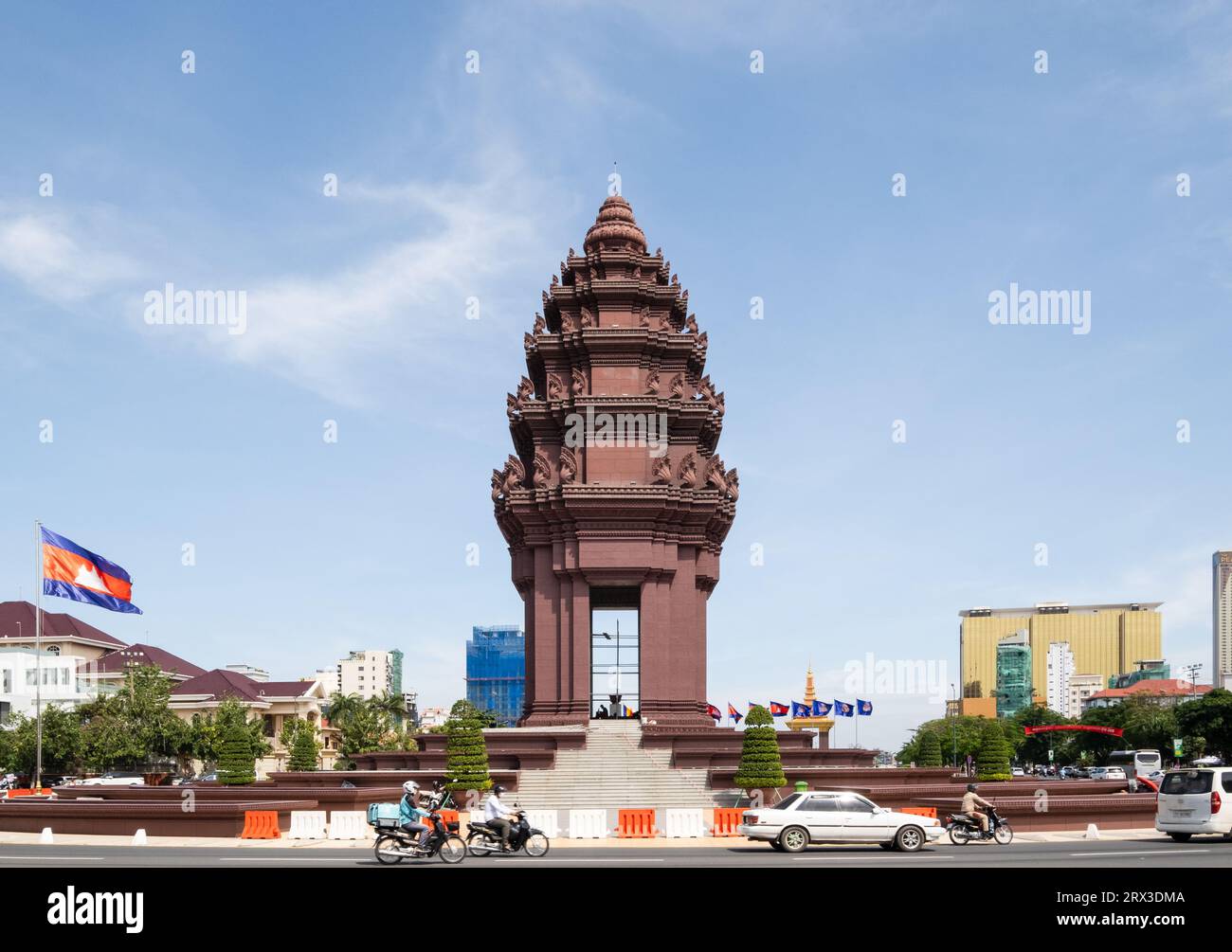 Independence monument phnom penh hi-res stock photography and images ...