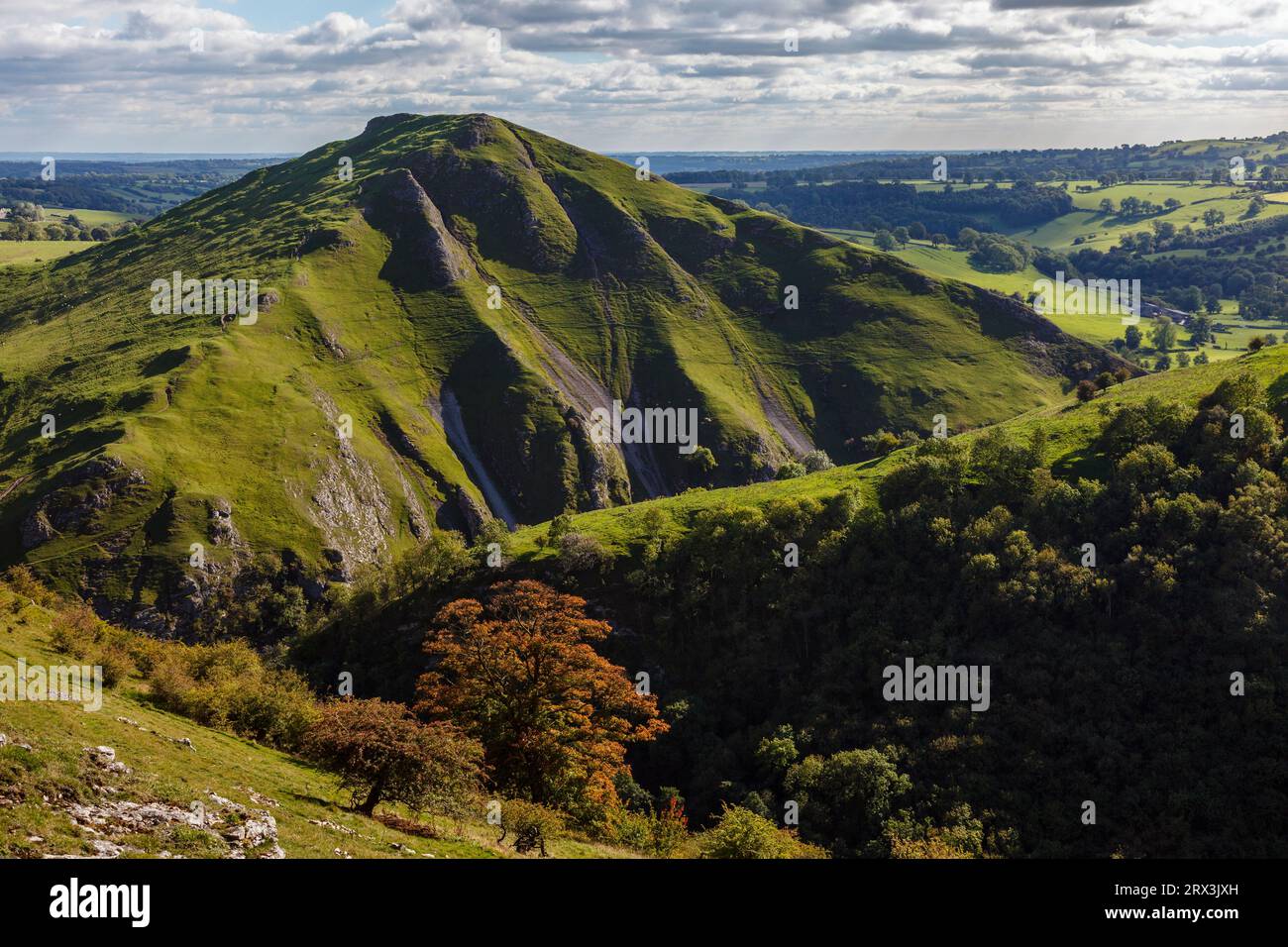 Thorpe Cloud, Dovedale, Peak District National Park, Derbyshire ...