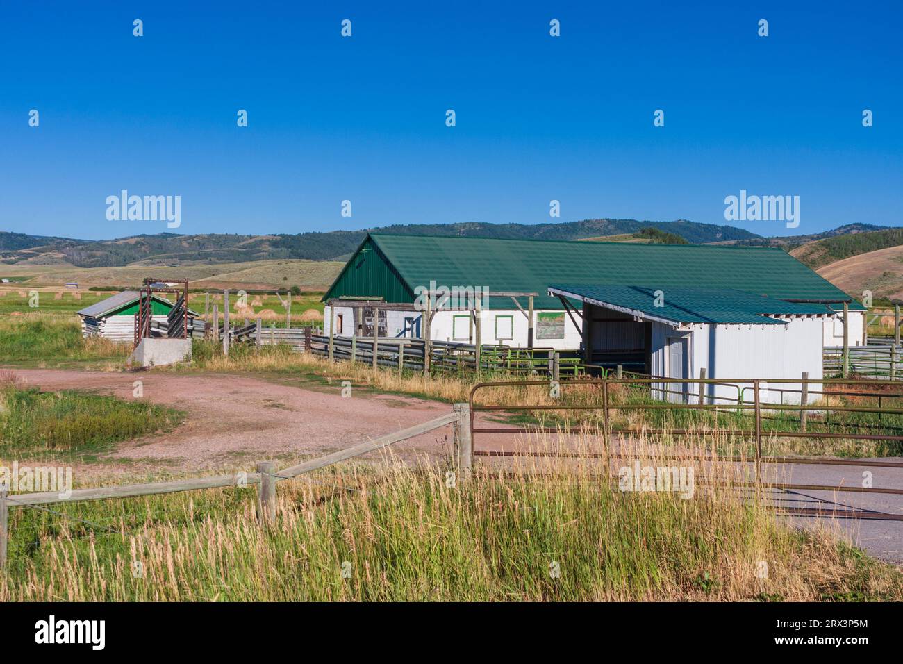 Barn on farm in southwestern Wyoming Stock Photo - Alamy