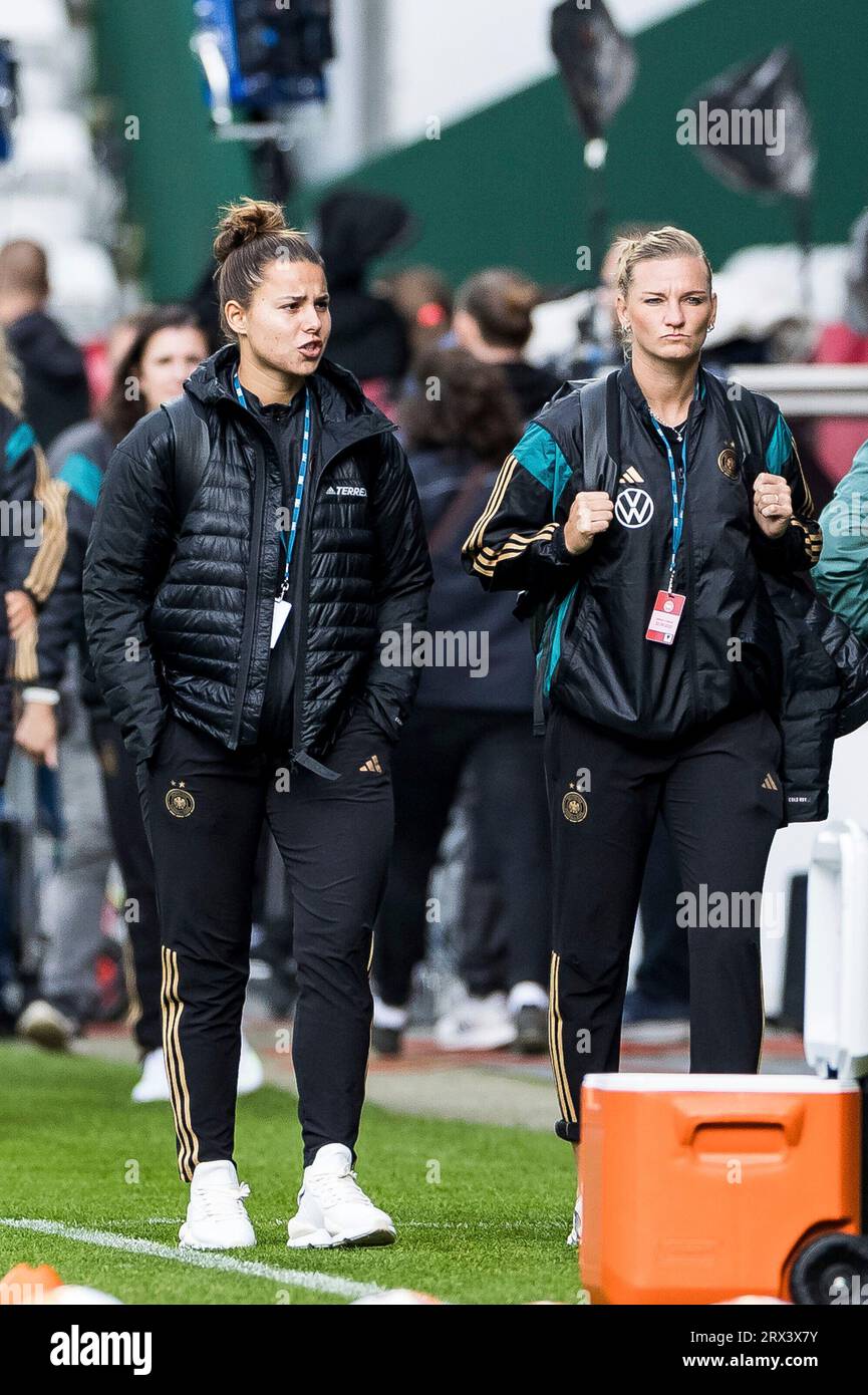 Lena Oberdorf (Deutschland, #6), Alexandra Popp (Deutschland, #11 ...