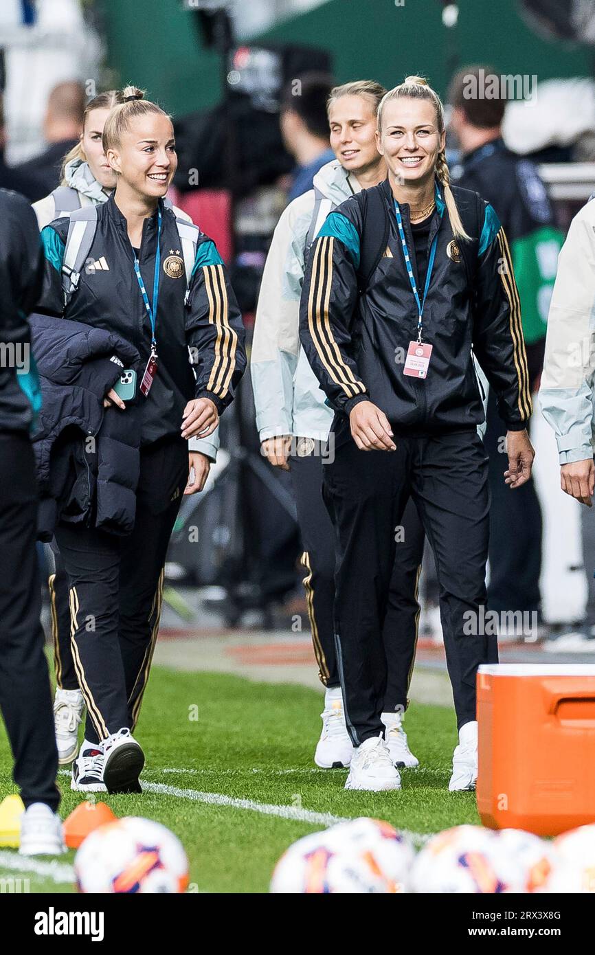 Giulia Gwinn (Deutschland, #15) und Merle Frohms (Deutschland, #1 ...