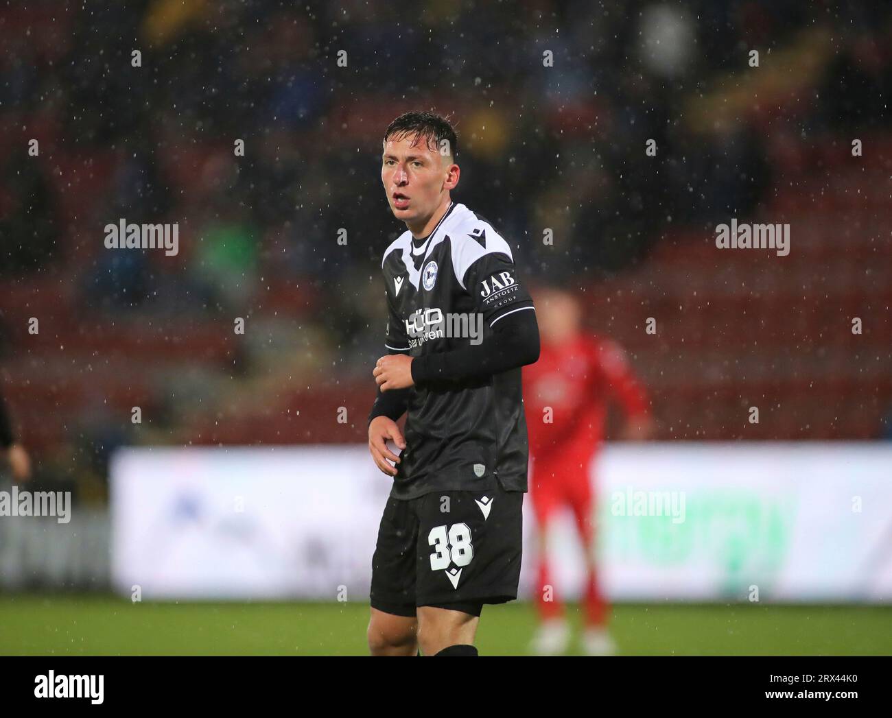 Woerl arminia bielefeld stehend hi-res stock photography and images - Alamy