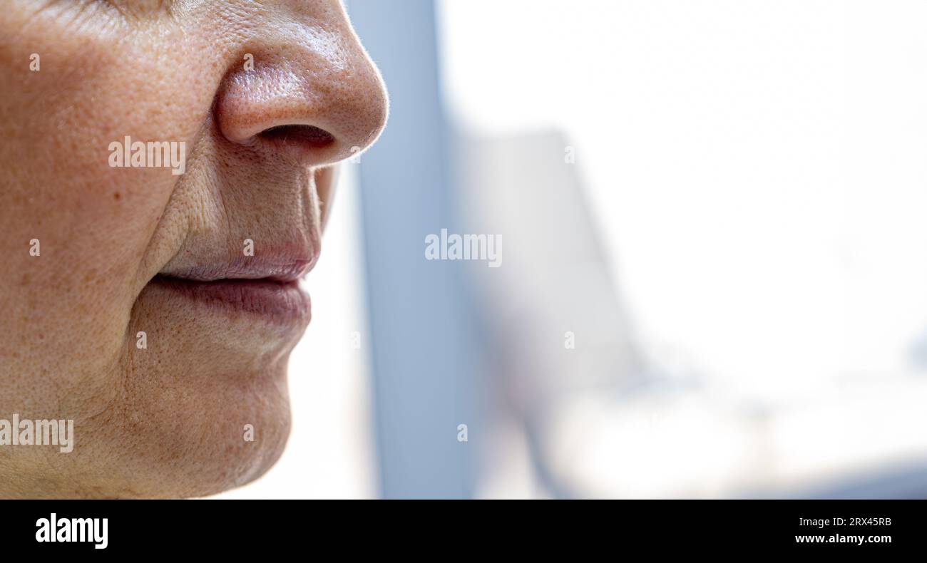 Old lady face hi-res stock photography and images - Alamy