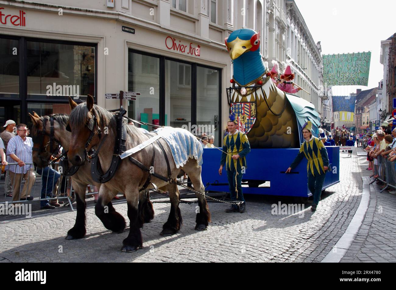 Giant bird hi-res stock photography and images - Alamy