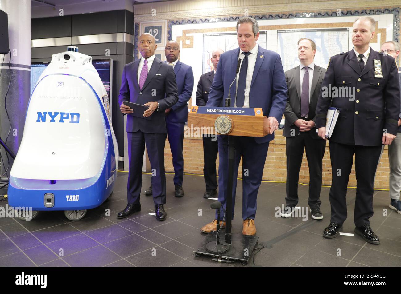 Nypd robot hi-res stock photography and images - Alamy