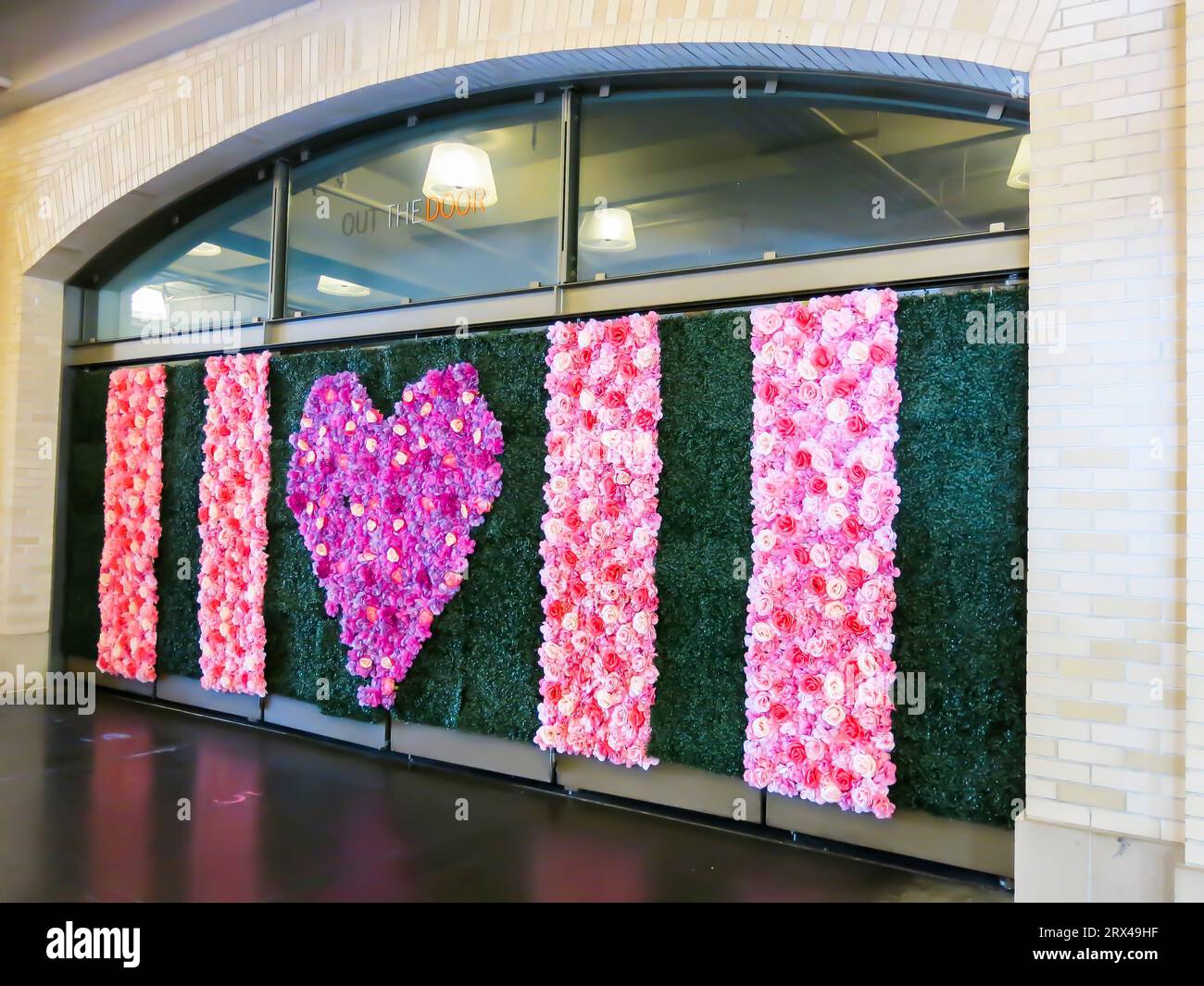 Decorated Storefront During Business Closure Stock Photo - Alamy