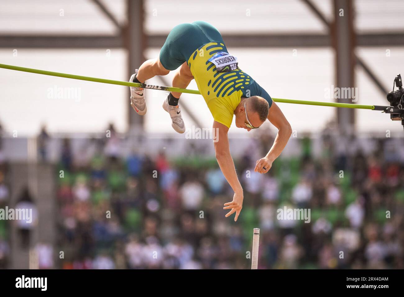 Sam Kendricks (USA) clears a height of 18-7 (5.72 m) to finish seventh ...