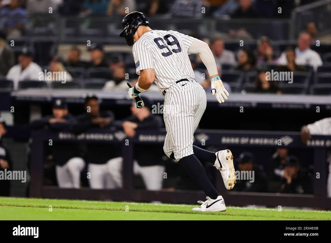 BRONX, NY - SEPTEMBER 20: New York Yankees Outfield Aaron Judge (99 ...