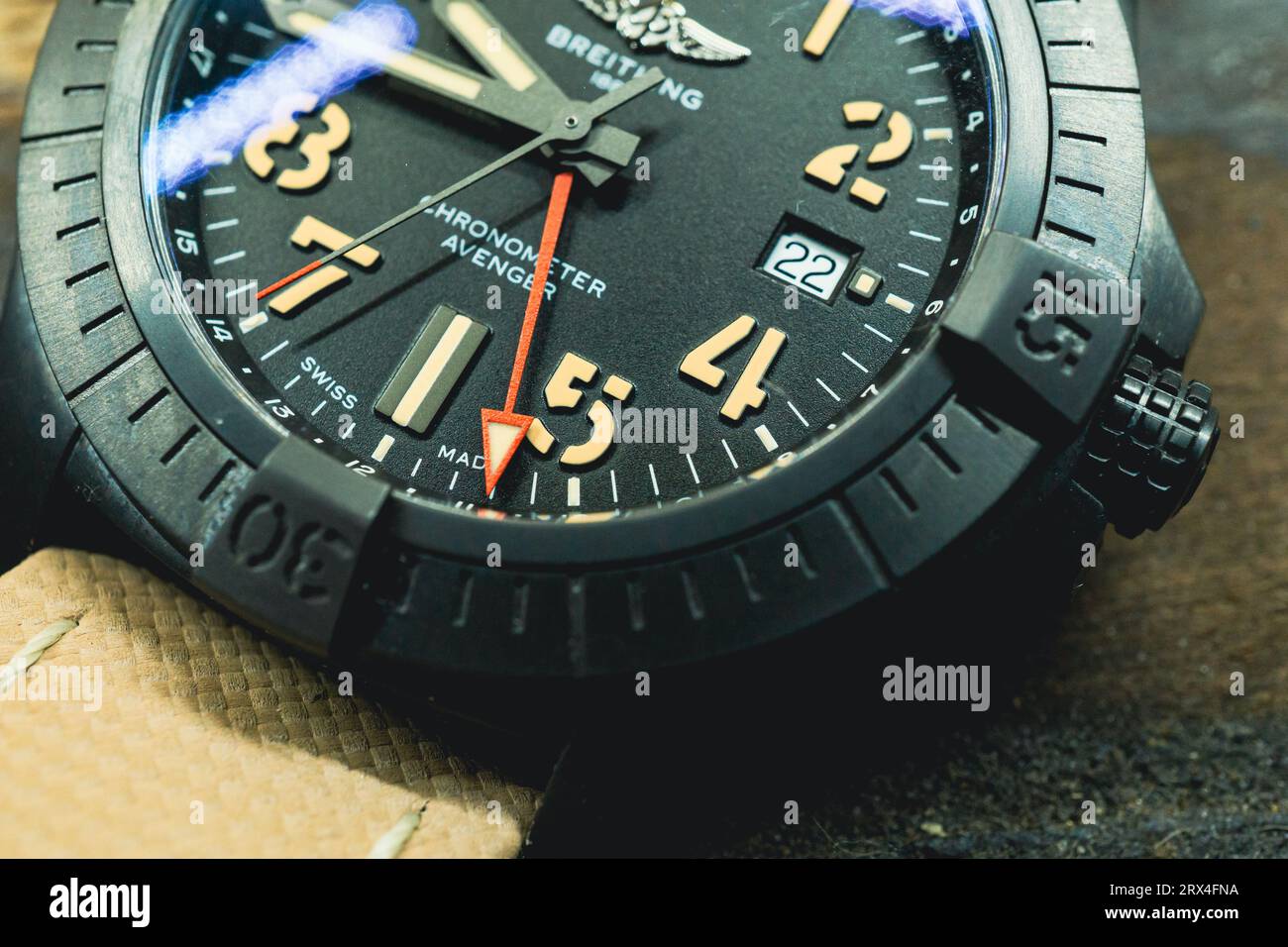 images of the Breitling Avenger night-mission GMT, a travel and dive ...