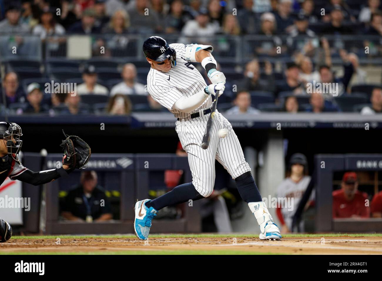 BRONX, NY - SEPTEMBER 22: New York Yankees right fielder Aaron Judge ...