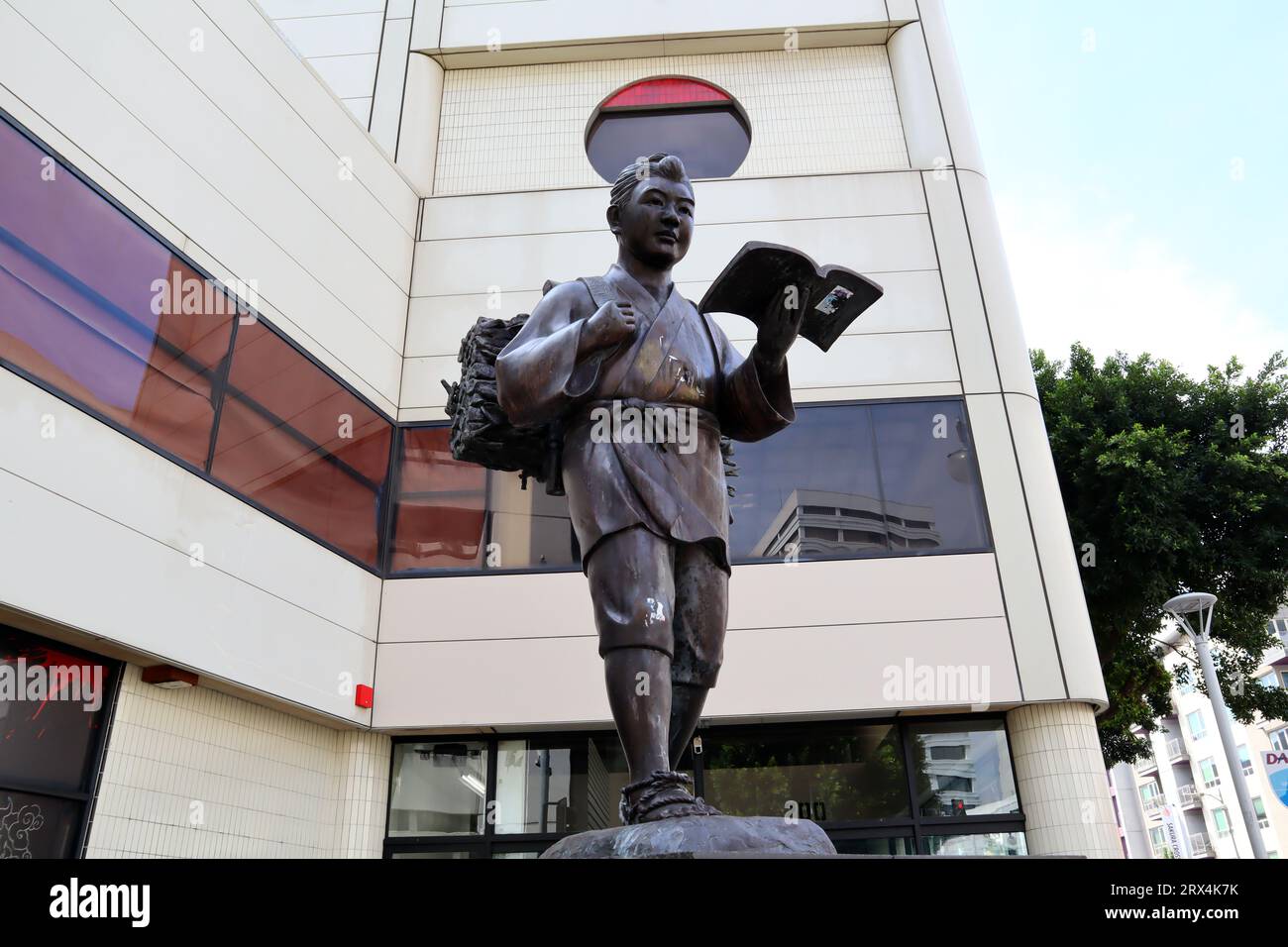 Los Angeles, California: Ninomiya Kinjiro (Sontoku) Statue by Japanese ...