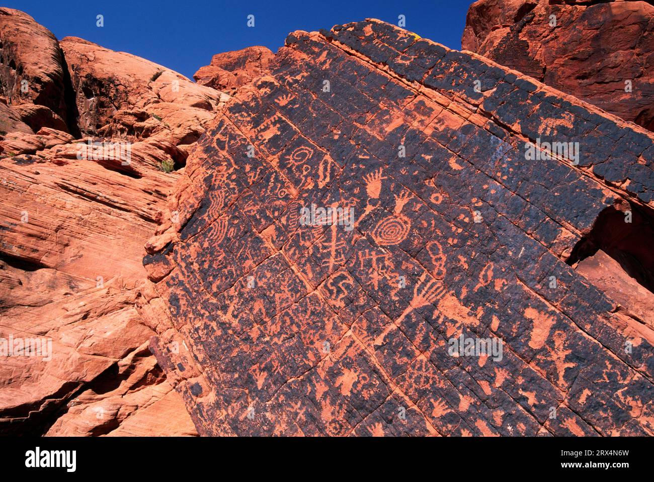 Petroglyphs near Atlatl Rock, Valley of Fire State Park, Nevada Stock ...
