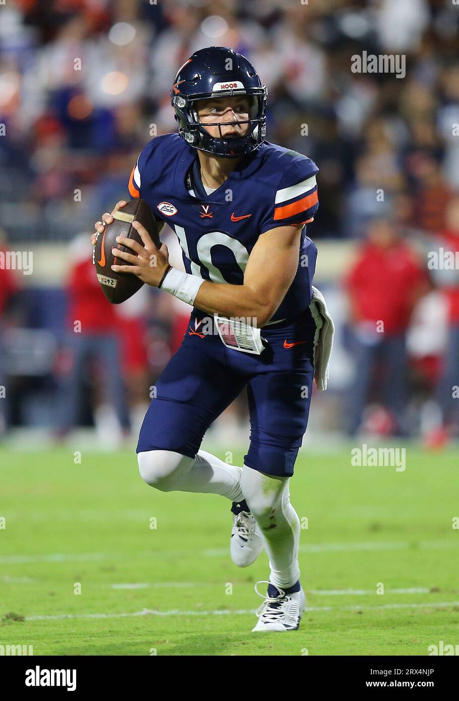 CHARLOTTESVILLE, VA - SEPTEMBER 22: Virginia Cavaliers Quarterback ...