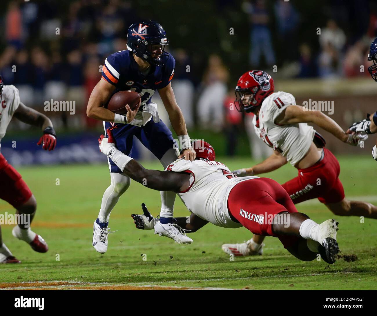 Charlottesville, Virginia, USA. 22nd Sep, 2023. Virginia Cavaliers QB ...