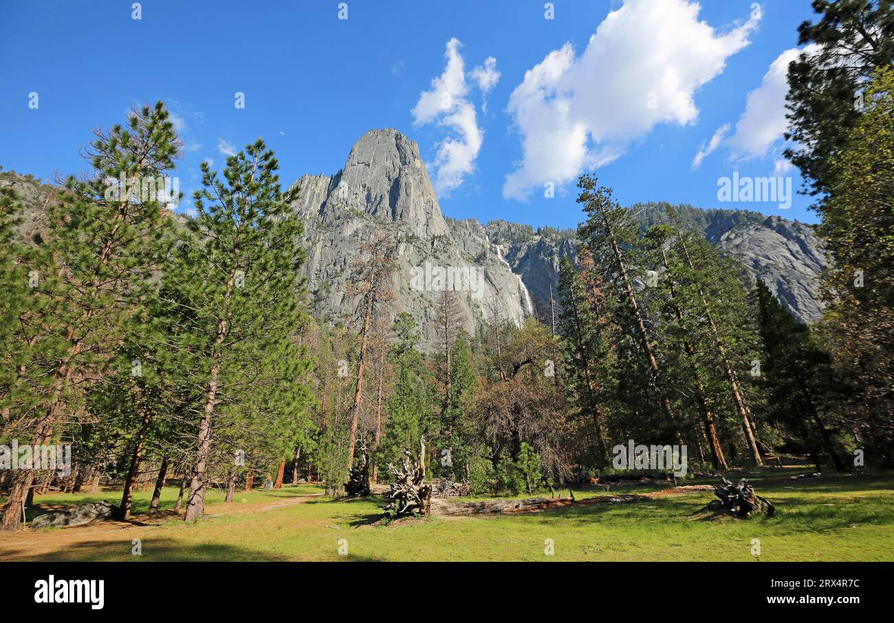 On the trail to Sentinel Fall - Yosemite National Park, California ...