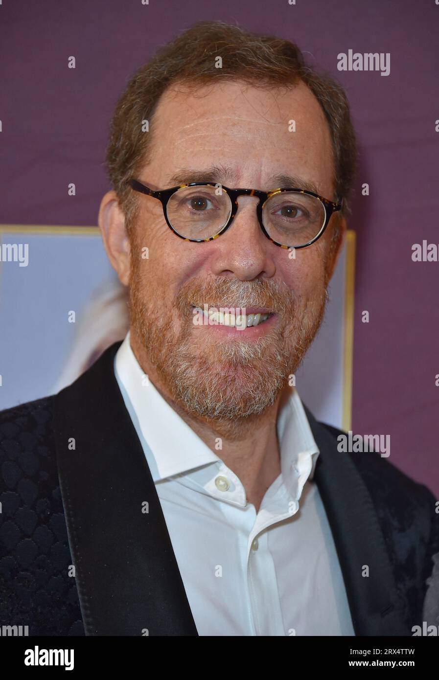Robert Minkoff arrives at the third Los Angeles Beverly Arts (LABA ...