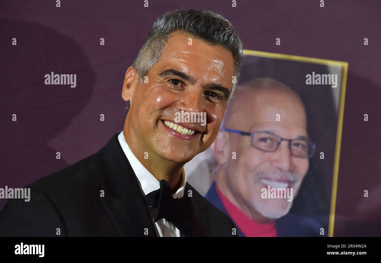 Cash Warren arrives at the Los Angeles Beverly Arts (LABA) Icon Awards ...