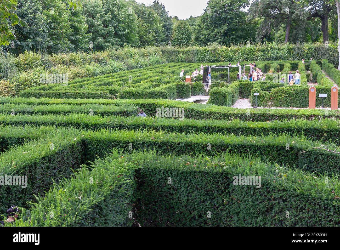 Schonbrunn palace maze vienna hi-res stock photography and images - Alamy
